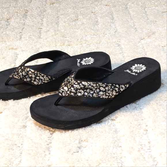 Yellow Box | Shoes | Yellow Box Black Silver Glittered Straps Flip ...